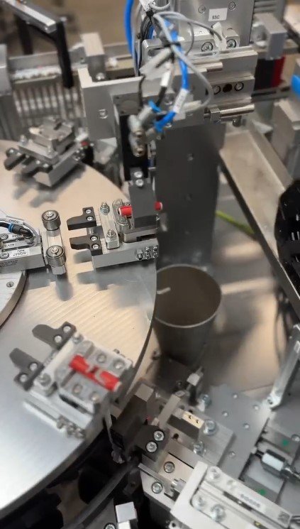 TRYSTOM | Vyrábíme unikátní stroje a zařízení, která pomáhají