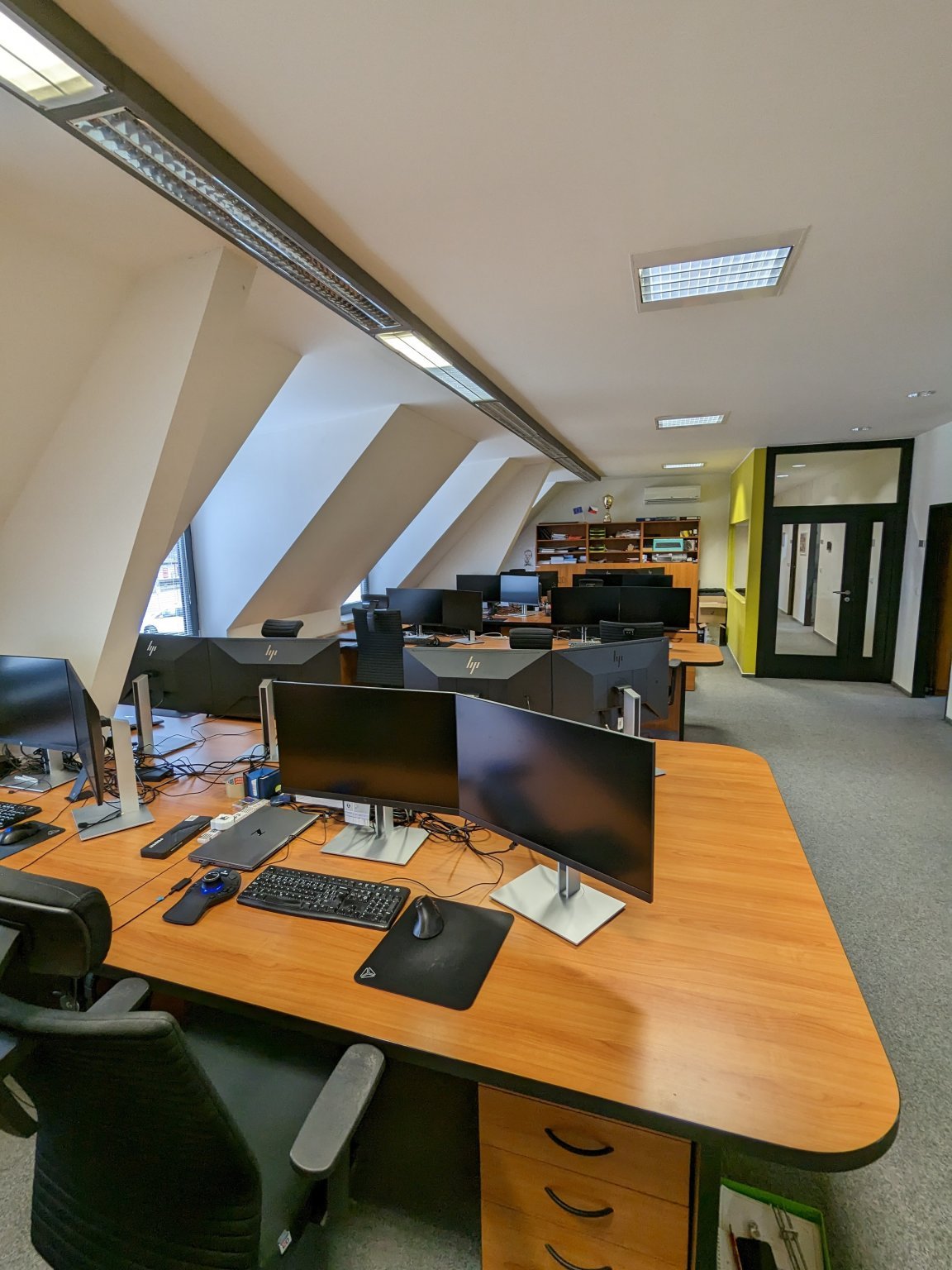 TRYSTOM | Vyrábíme unikátní stroje a zařízení, která pomáhají